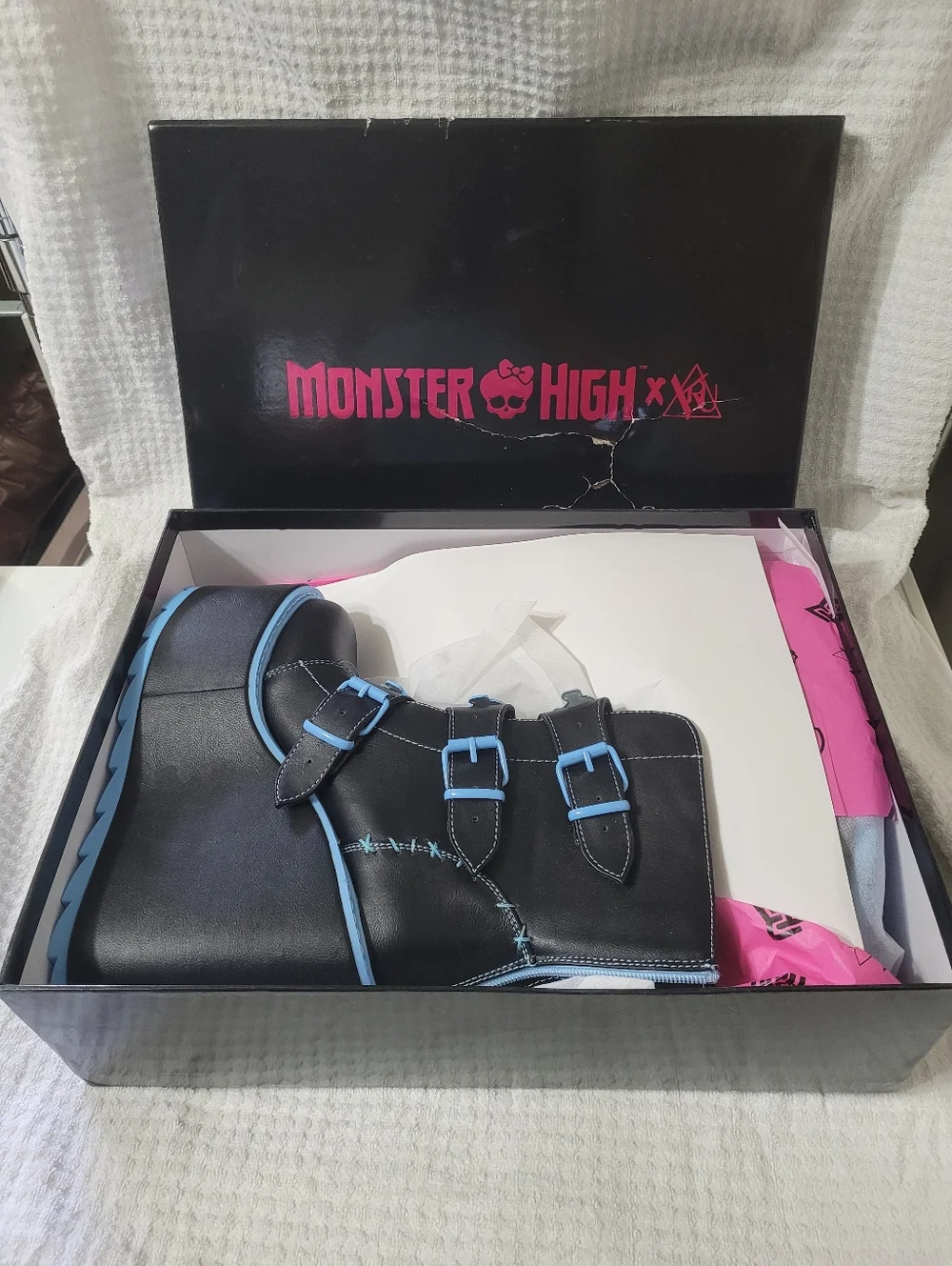 YRU | Shoes | Yru X Monster High Collab Dune Lo Frankie Stein Size 8 ...
